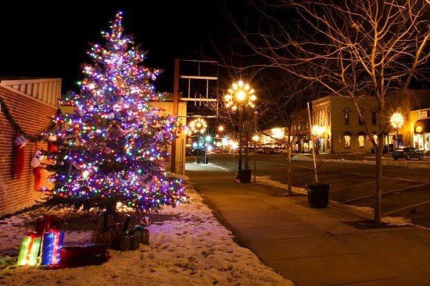 Tree Lighting - Downtown Hamilton - Visit Bitterroot Valley